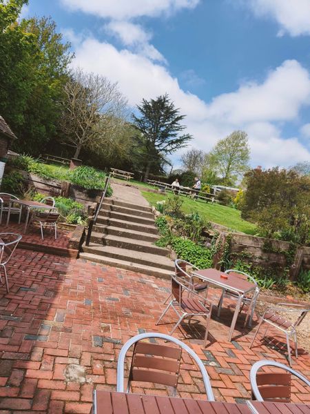 Fitzwalter Arms - White Cliffs Country