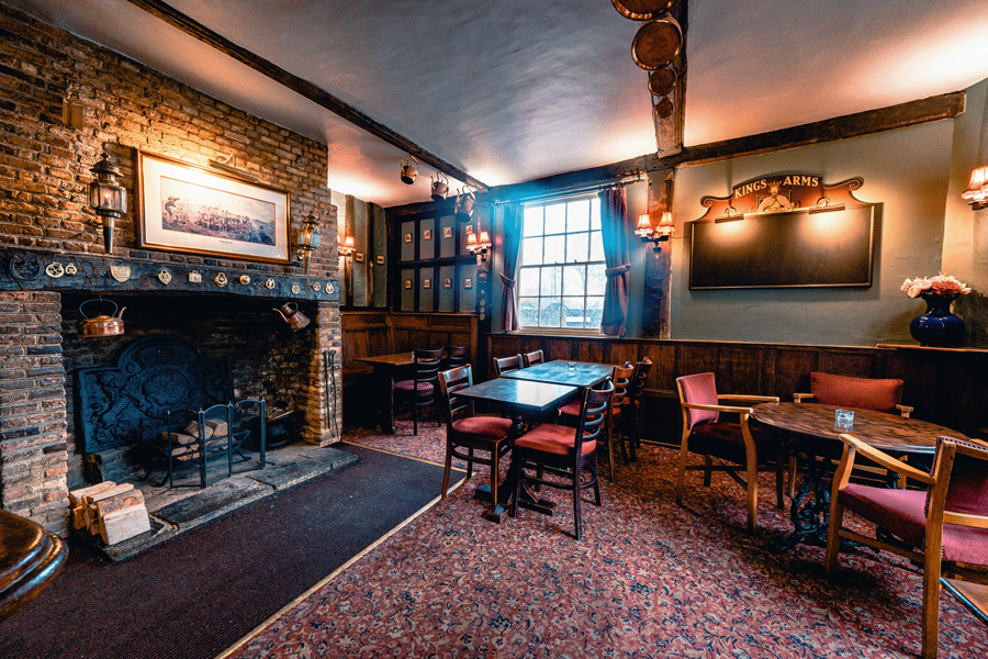The King's Arms - White Cliffs Country