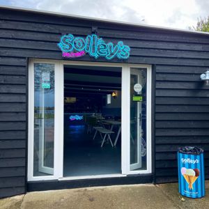 Solley's Ice Cream Campsite - White Cliffs Country